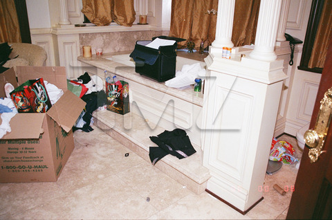 Michael Jackson -- Every Shocking Death Scene Photo | Photo 109 | TMZ.com