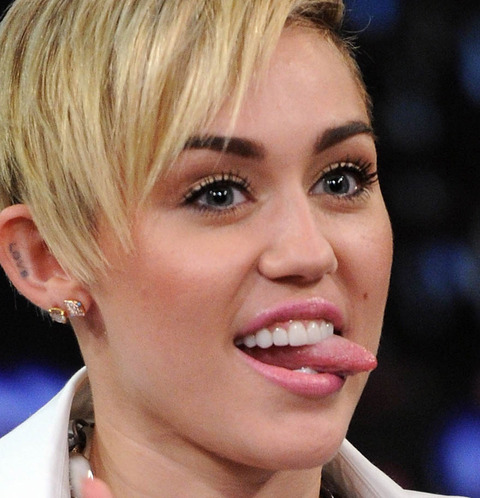 Miley Cyrus' Mouth Muscle | Photo 4 | TMZ.com