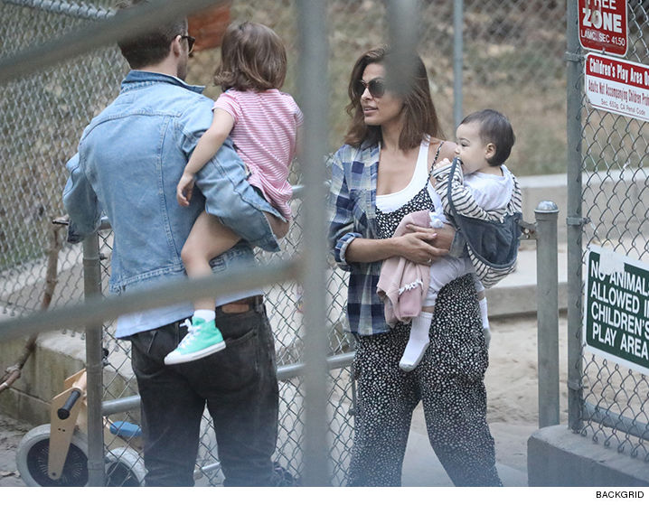 Ryan Gosling & Eva Mendes Park It With Daughters | TMZ.com